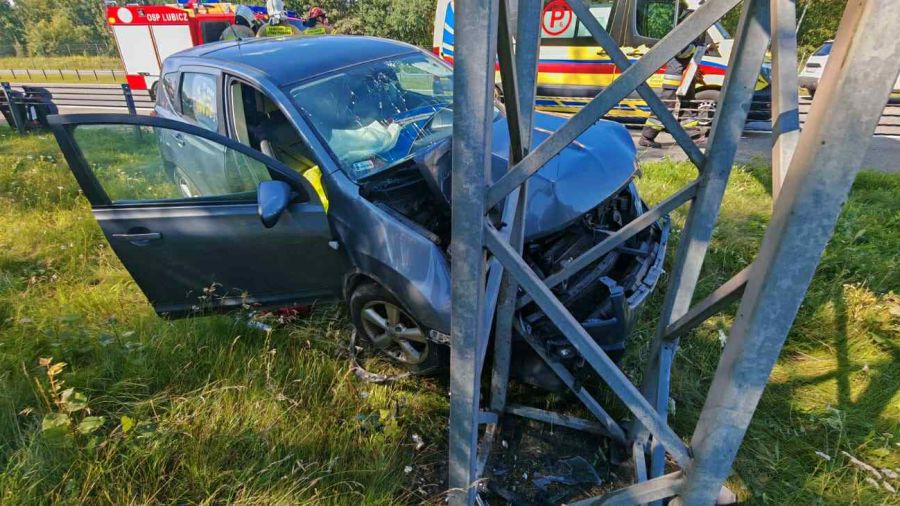 Wypadek na A1 w Lubiczu Dolnym. Dwie osoby zostały poszkodowane [zdjęcia]