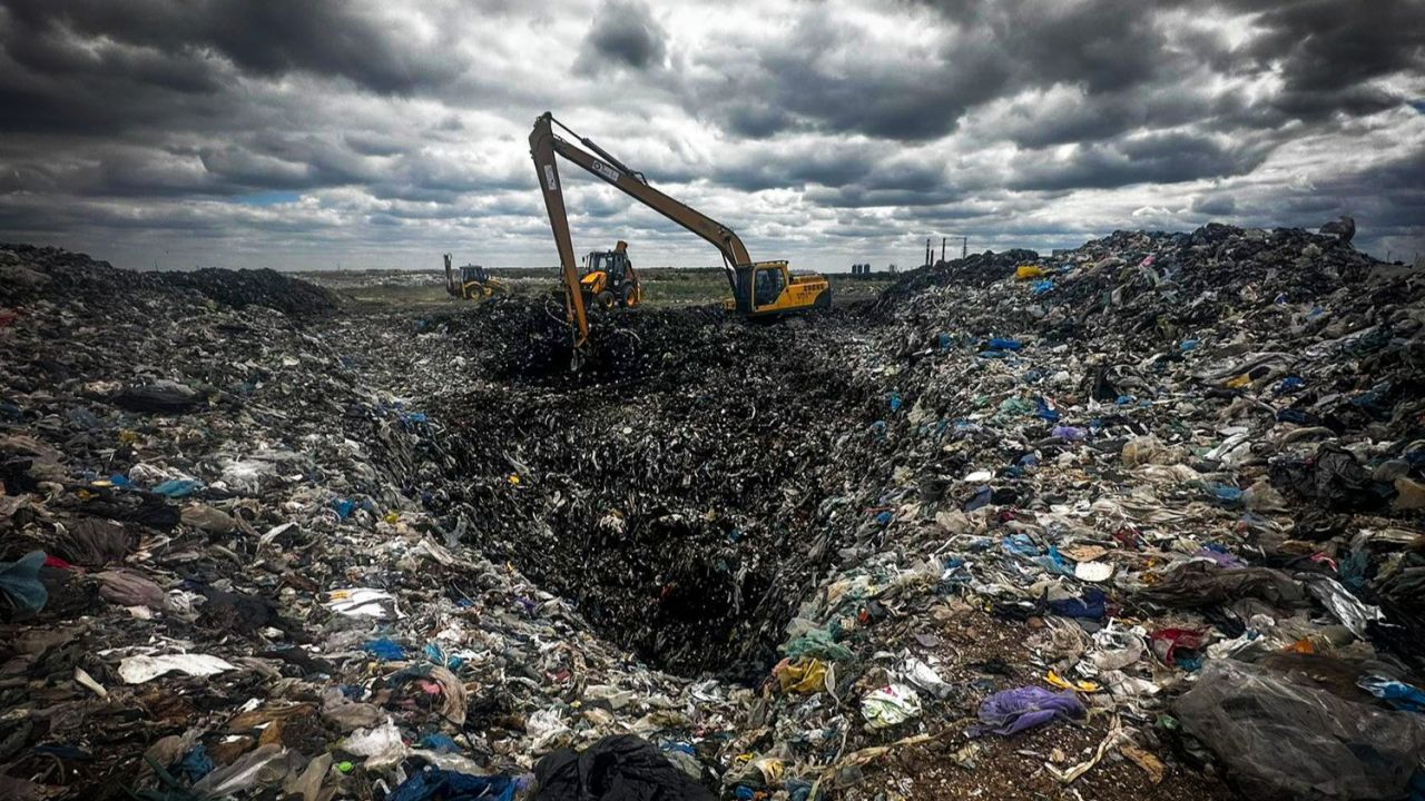 ‘Garbage-mafia’ ring busted