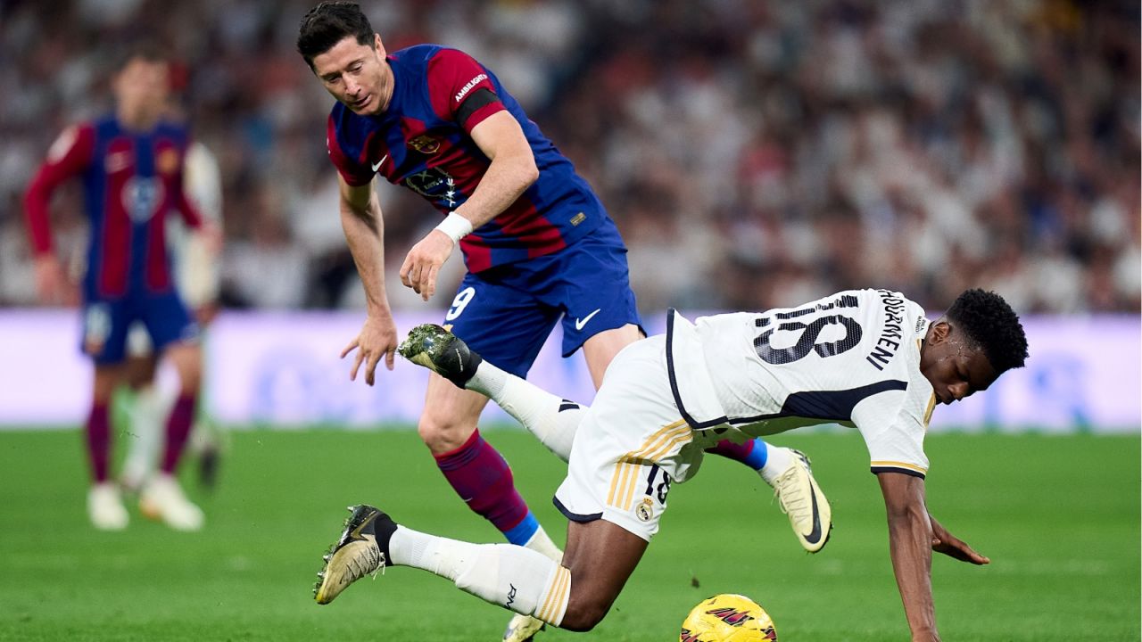 Pięć goli i wiele kontrowersji. Zobacz skrót emocjonującego El Clasico ...