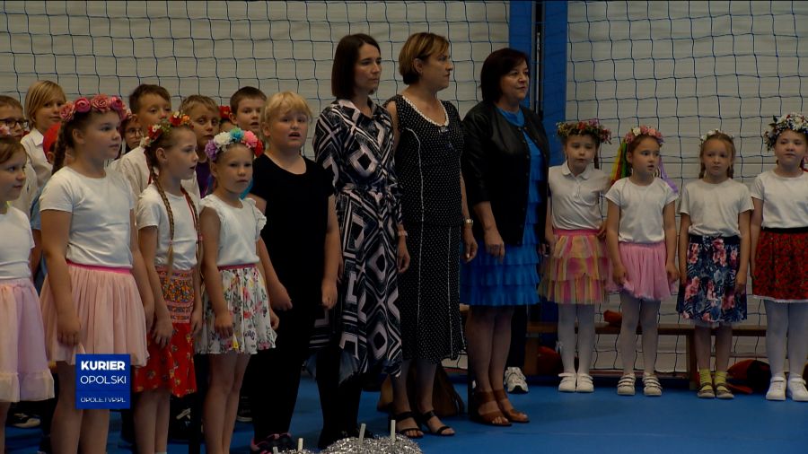 Nowy wymiar wychowania fizycznego. Hala sportowa przy PSP w Polskiej ...