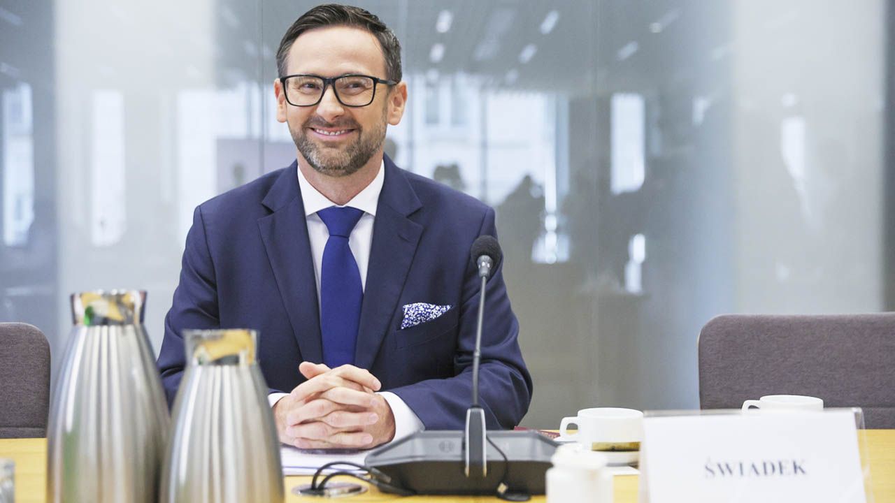 Daniel Obajtek przed komisją ds. afery wizowej. Transmisja online 9.07.2024. Przesłuchanie ...