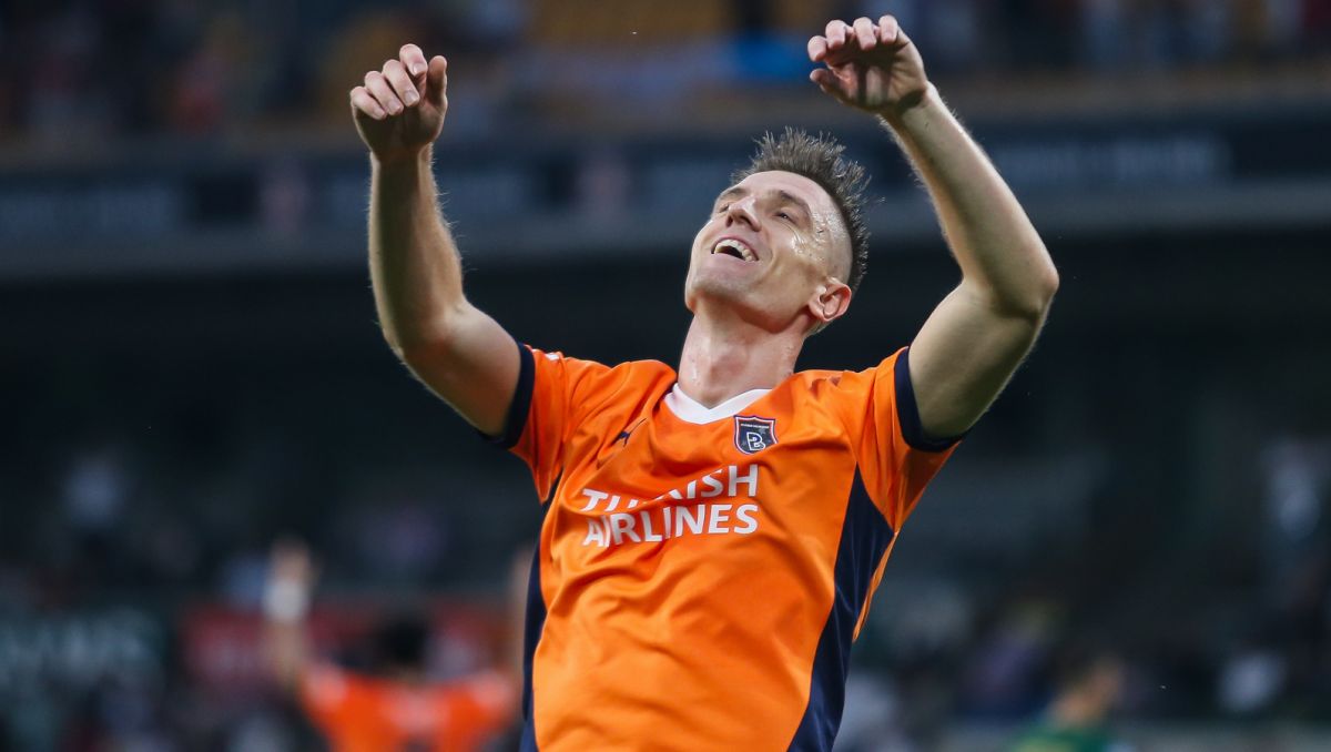 Krzysztof Piątek szaleje w Turcji. Klasyczny hat-trick Polaka w 17 ...