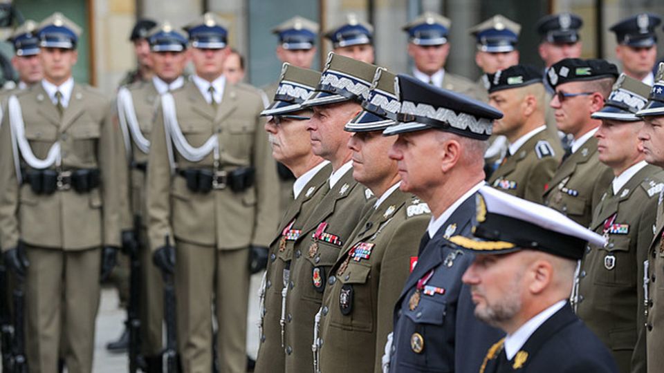 Prezydent mianował dziewięciu oficerów Wojska Polskiego na stopnie ... Prezydent mianował dziewięciu oficerów Wojska Polskiego na stopnie ...