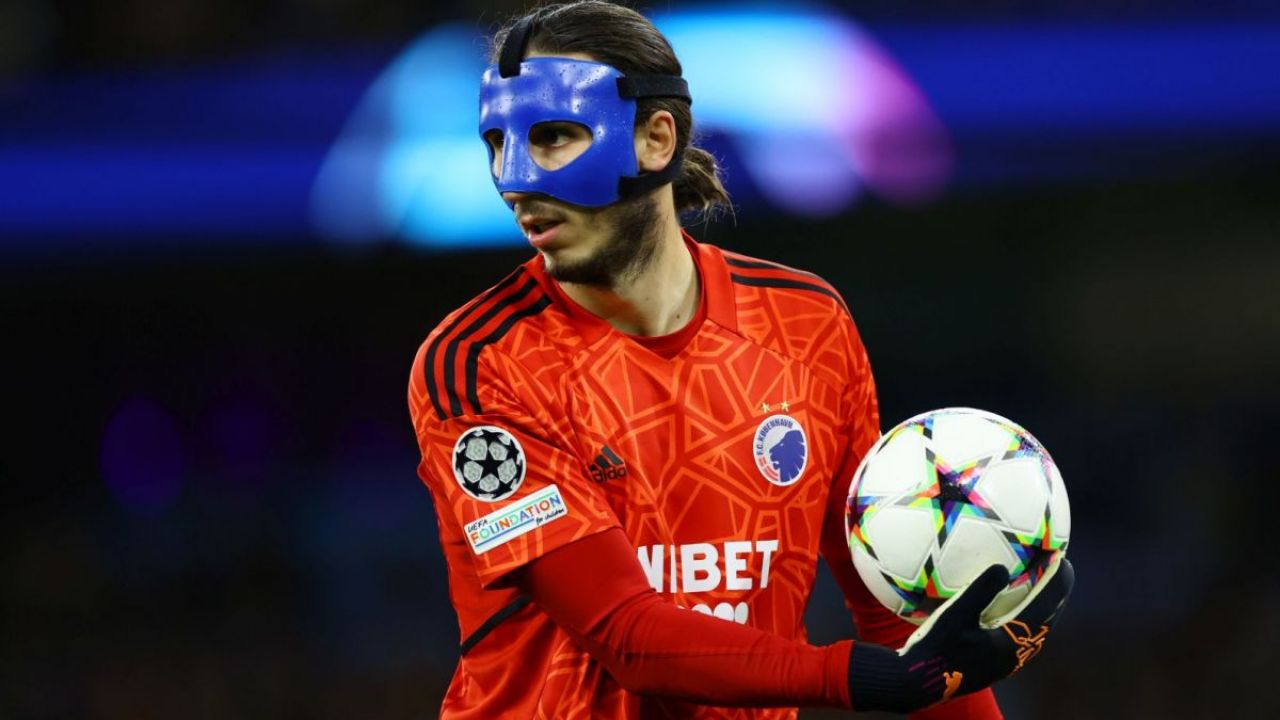 Liga Mistrzów. Kamil Grabara jednym z rekordzistów rozgrywek. Czy we ...