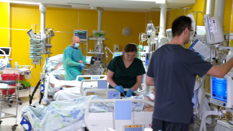 Szpitale powiatowe bez pieniędzy. NFZ nie płaci za nadwykonania, nie ma też środków na obiecane ...