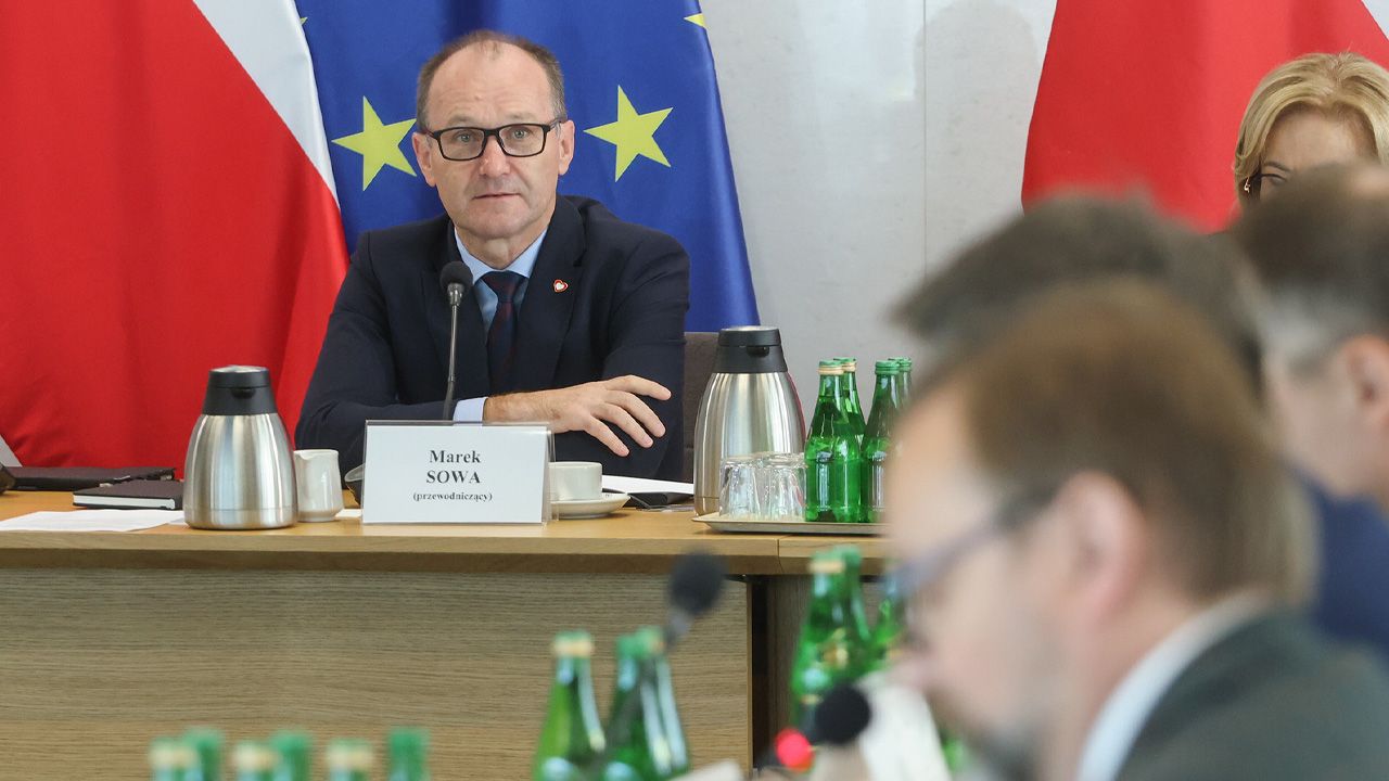 Komisja wizowa. Zawiadomienie do prokuratury ws. Morawieckiego i Emilewicz | TVP INFO