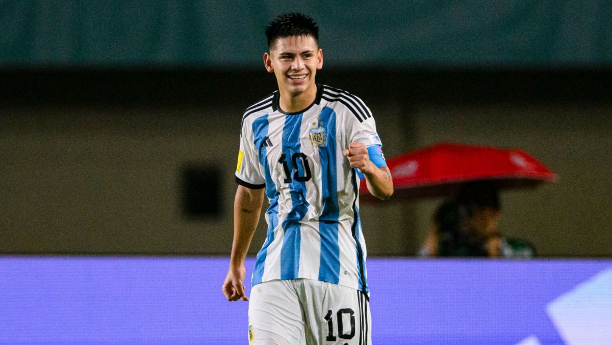 Wielki talent wybrał klub. Media: Claudio Echeverri zagra w Premier ...