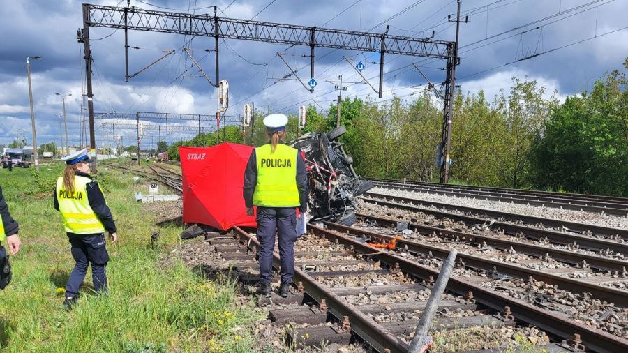 Tragedia na strzeżonym przejeździe kolejowym w Aleksandrowie Kujawskim