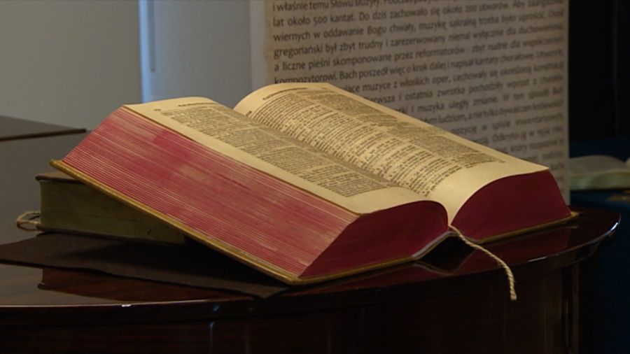 „Historia Biblii”. Księga, która przetrwała wieki”. Wystawa w Muzeum ... „Historia Biblii”. Księga, która przetrwała wieki”. Wystawa w Muzeum ...