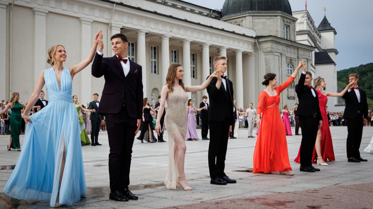 Polish diplomat condemns Lithuanian call to close Polish schools